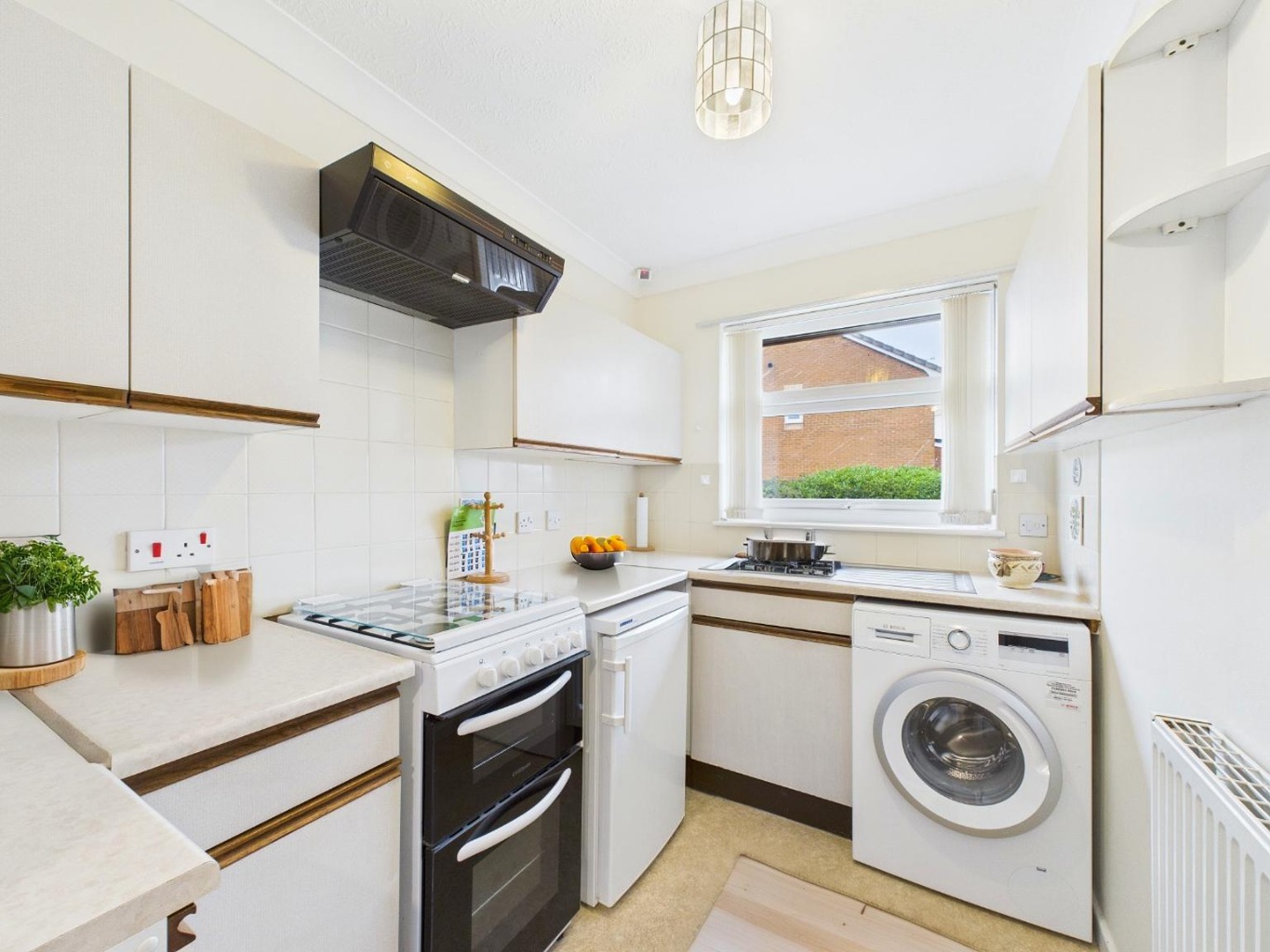 Millers Walk, Hull, HU5 4BP INVITING OFFER BETWEEN £160,000-£170,000