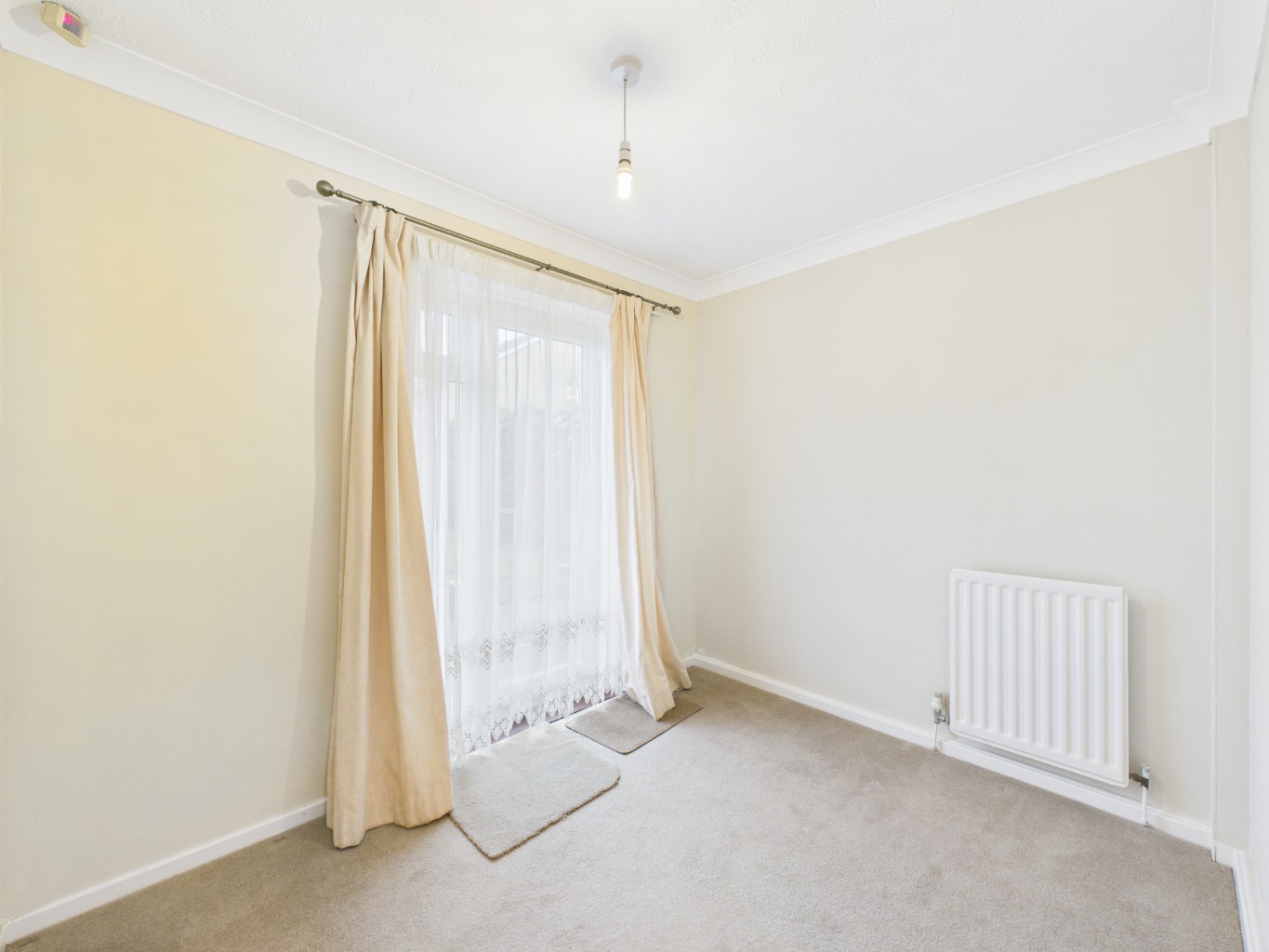 Millers Walk, Hull, HU5 4BP INVITING OFFER BETWEEN £160,000-£170,000